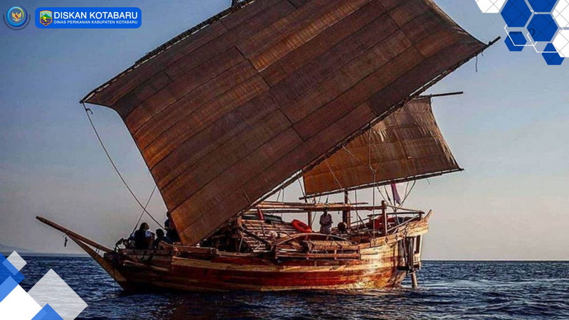 PERAHU TRADISIONAL LEGENDARIS DARI INDONESIA